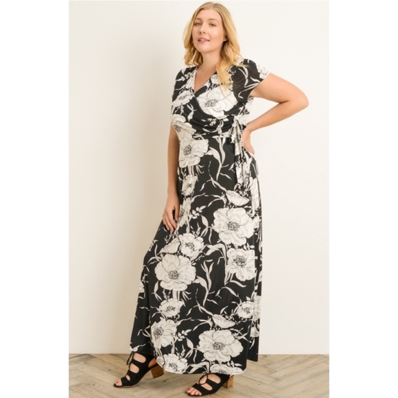 Gilli | Dresses | Gilli Stitch Fix Plus Black Floral Wrap Maxi Dress ...